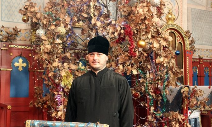 Otac Miloš Trišić: Neka Božić unese toplinu i radost u vaše živote i ...